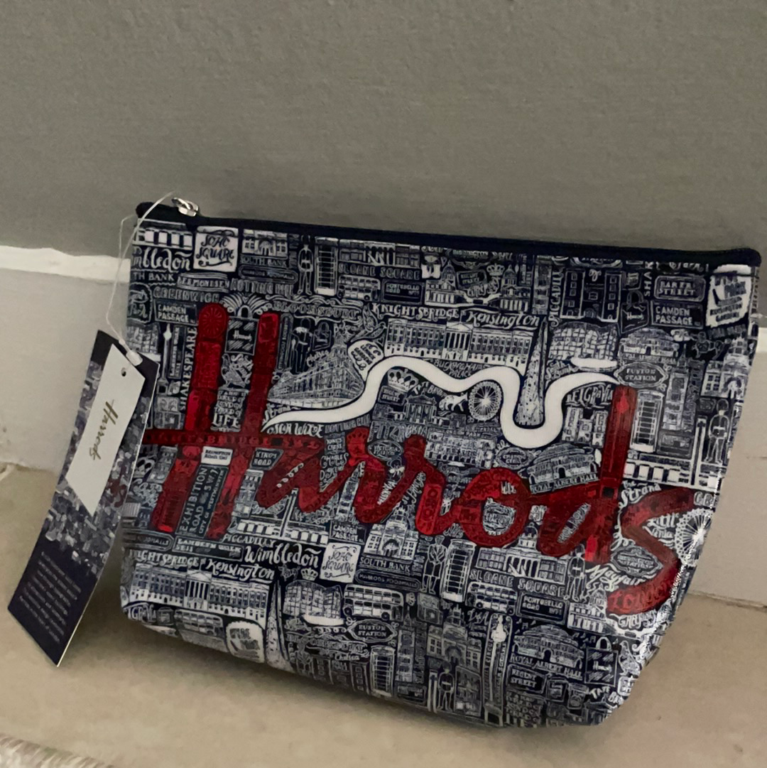 Harrods Picture Font Travel Pouch – Belgravia